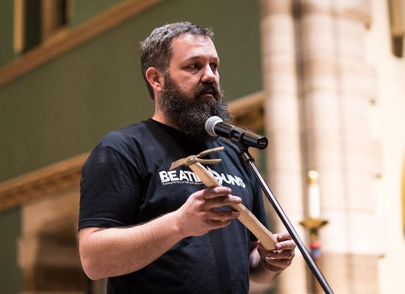 Shane Claiborne and Michael Martin: From death to life, guns into ...